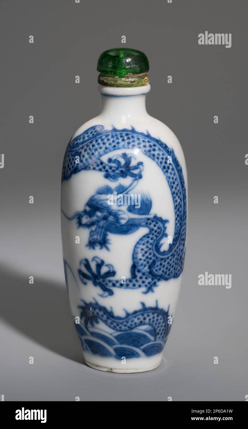 Chinese, Snuff Bottle, porcelain Stock Photo - Alamy