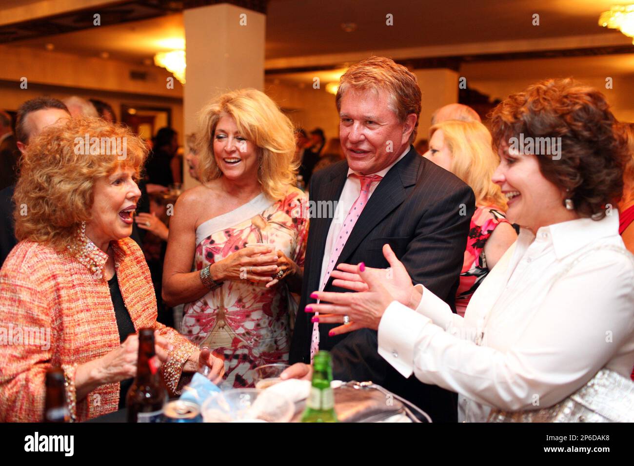 From left; Leah Nelson, Laura Moretti, Tom Berenger, and Maureen David ...