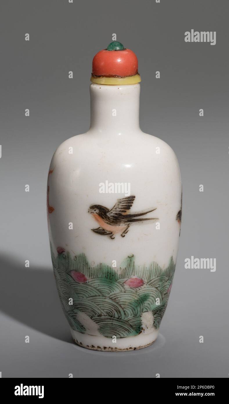 Chinese, Snuff Bottle, porcelain Stock Photo - Alamy