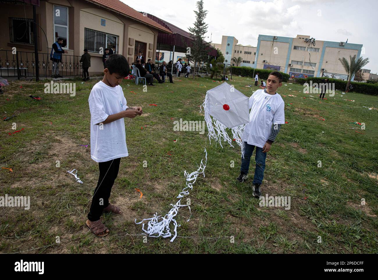 Gaza, Palestine. 07th Mar, 2023. Palestinian children fly kites in Khan ...