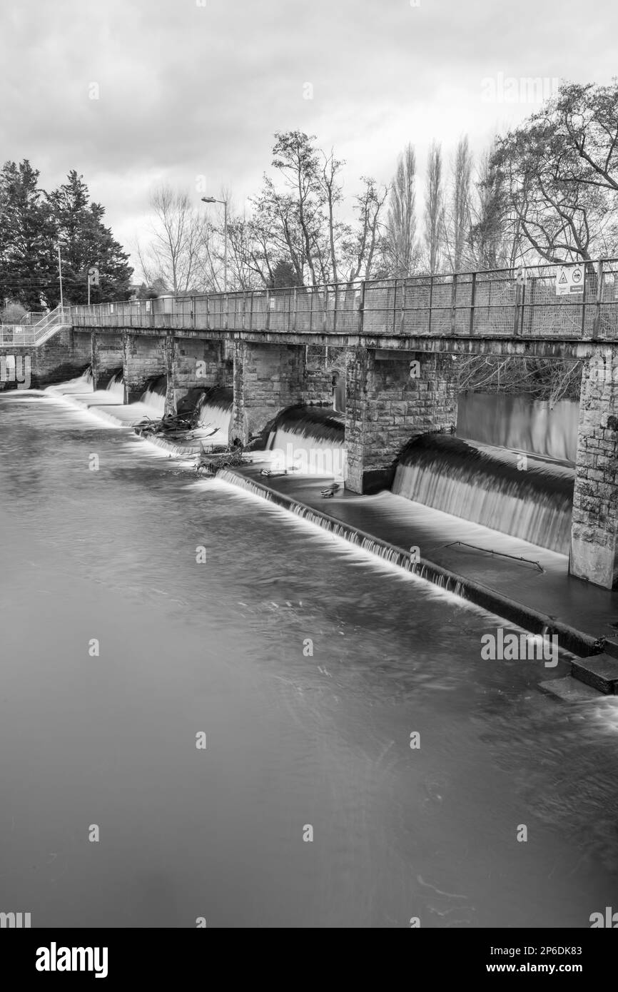 The river Tone flowing through French Weir in Taunton in Somerset Stock ...
