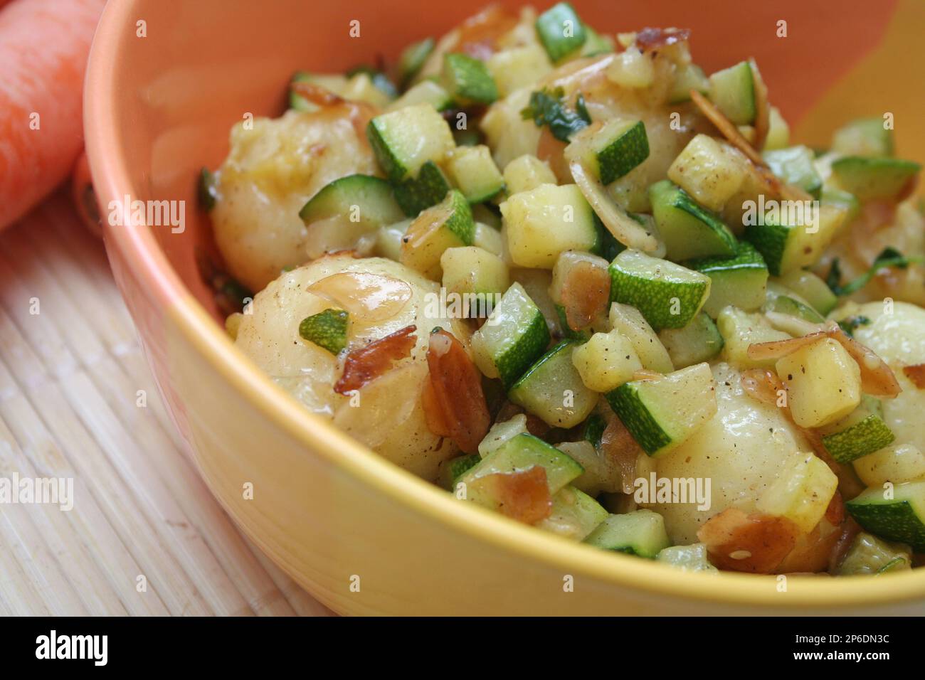Mini dumplings hi-res stock photography and images - Alamy