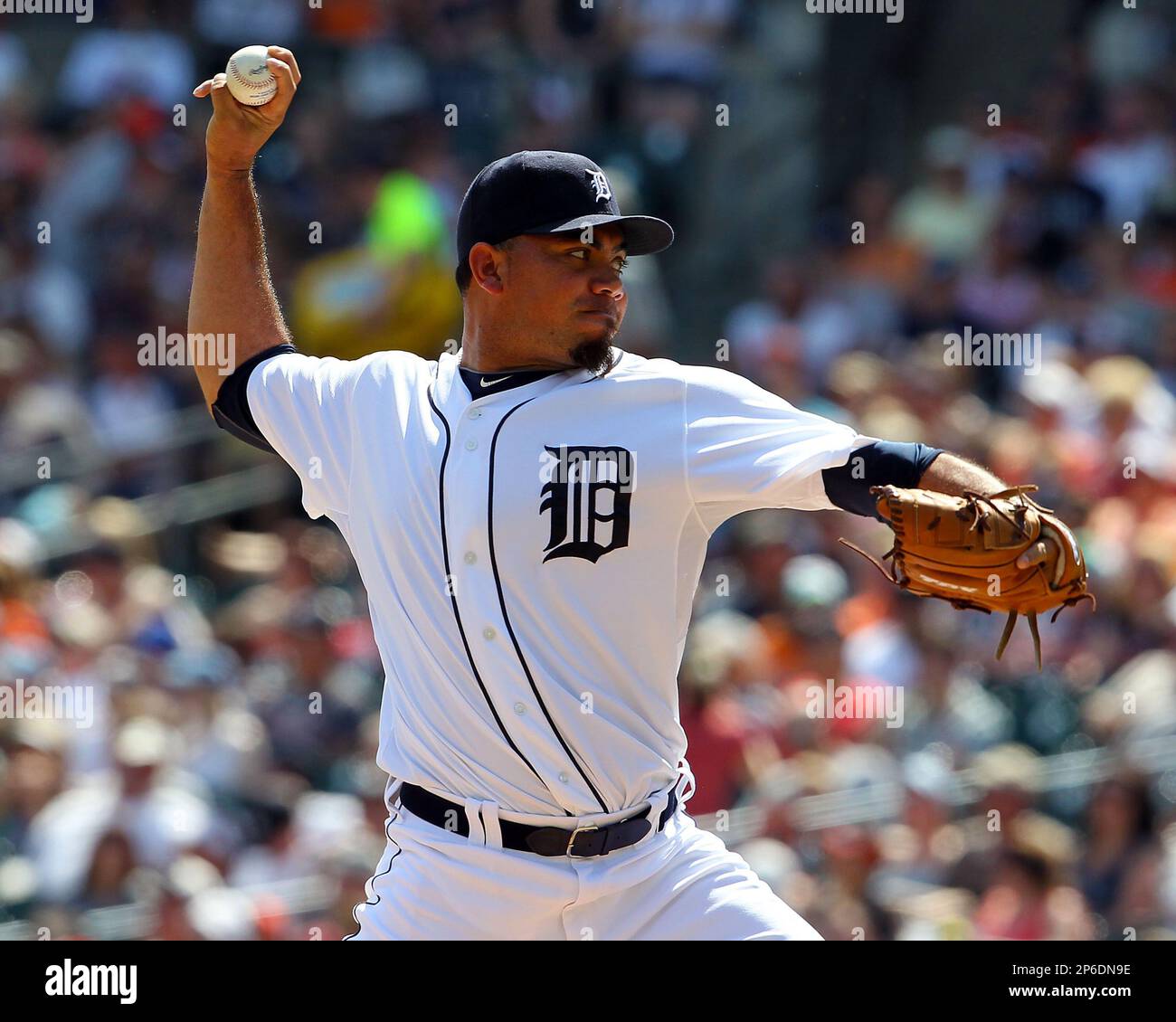 Detroit Tigers relief pitcher Joaquin Benoit (53) pitches during the ...
