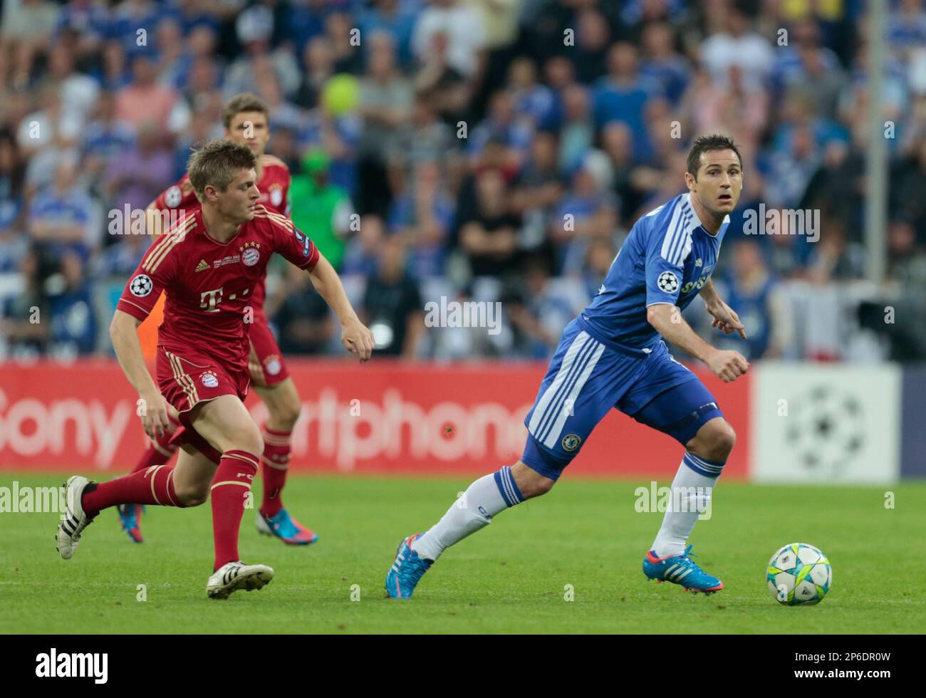Frank Lampard of Chelsea turns in the UEFA Champions League final ...