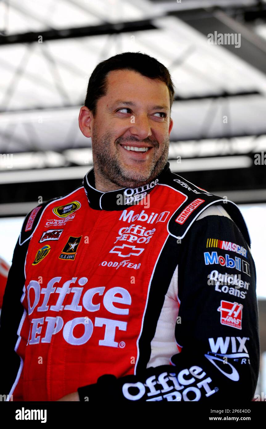 Tony Stewart during practice for the Bojangles' Southern 500 auto race ...