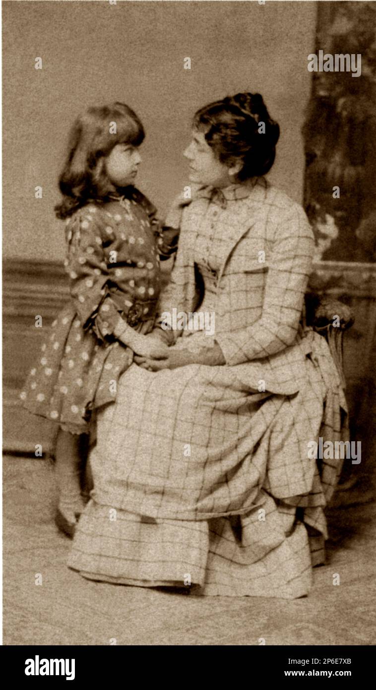 1885 ca, ITALY :The celebrated ELEONORA DUSE ( 1858 - 1924 ) with her ...