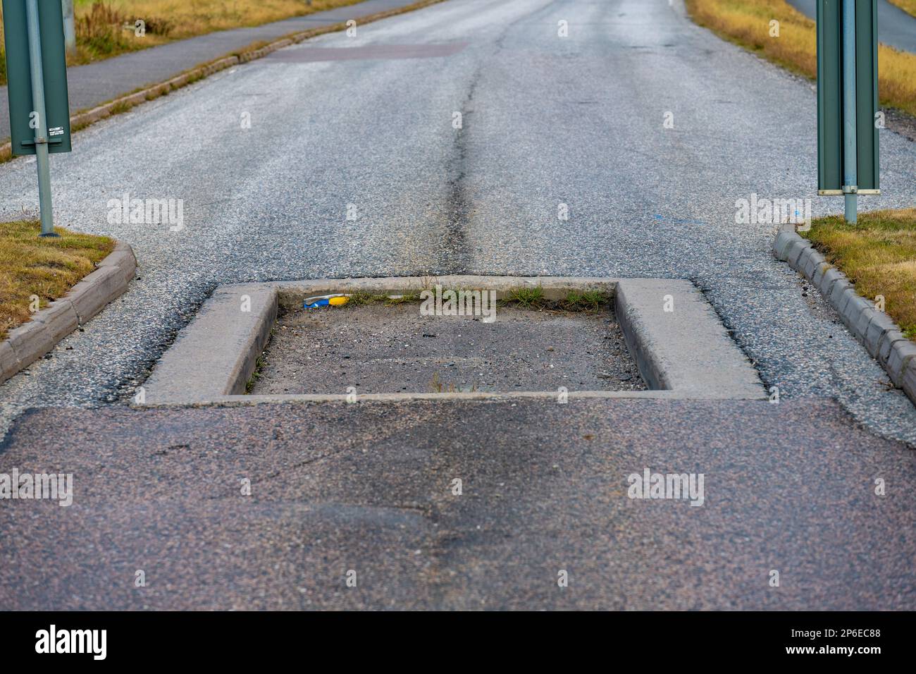 Car trap designed to only let buses and not cars through Stock Photo ...