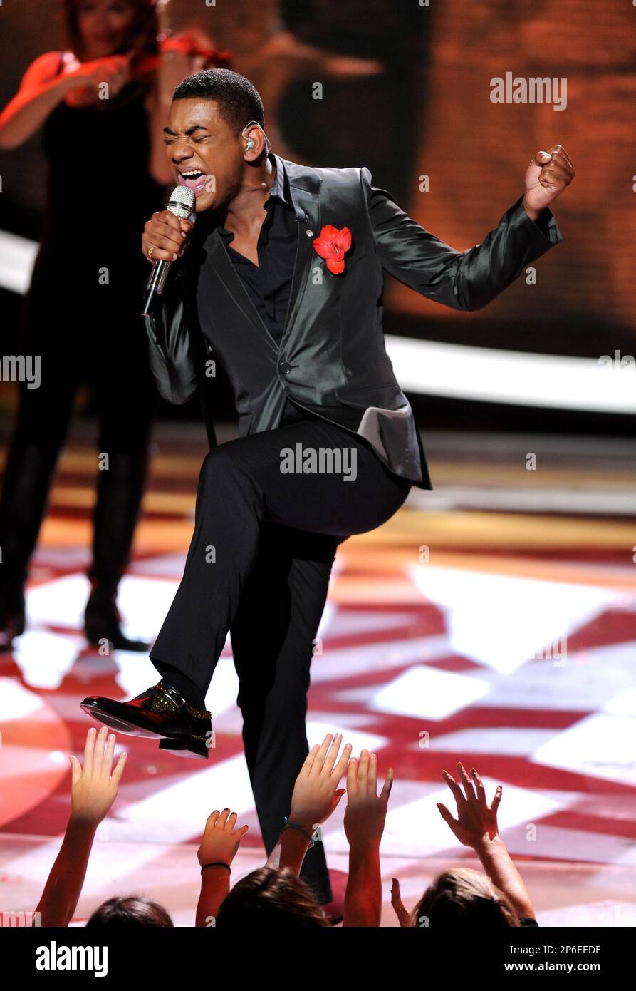 HOLLYWOOD, CA - MAY 9: Contestant Joshua Ledet performs onstage at FOX ...