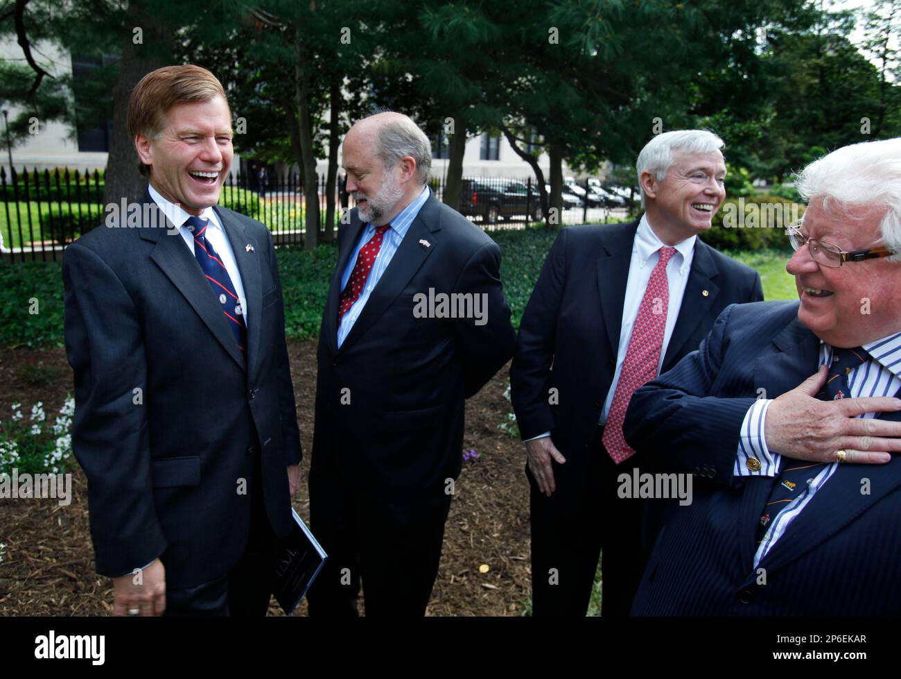 H. Edward Mann, center left and Va. Speaker William Howell, center ...