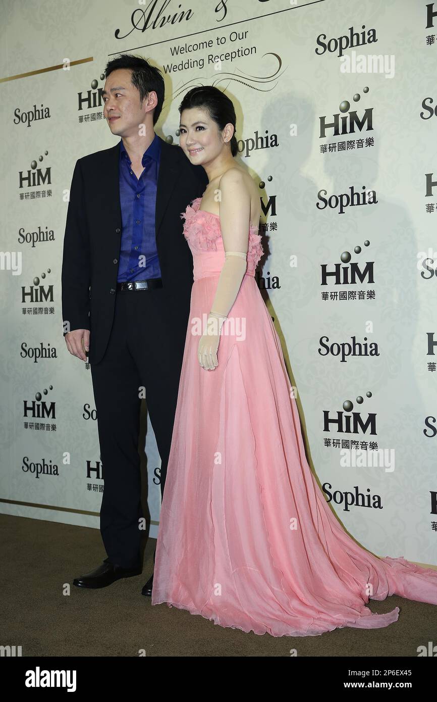 Selina Ren couple attend their friend SHE member Ella Chen's wedding ...