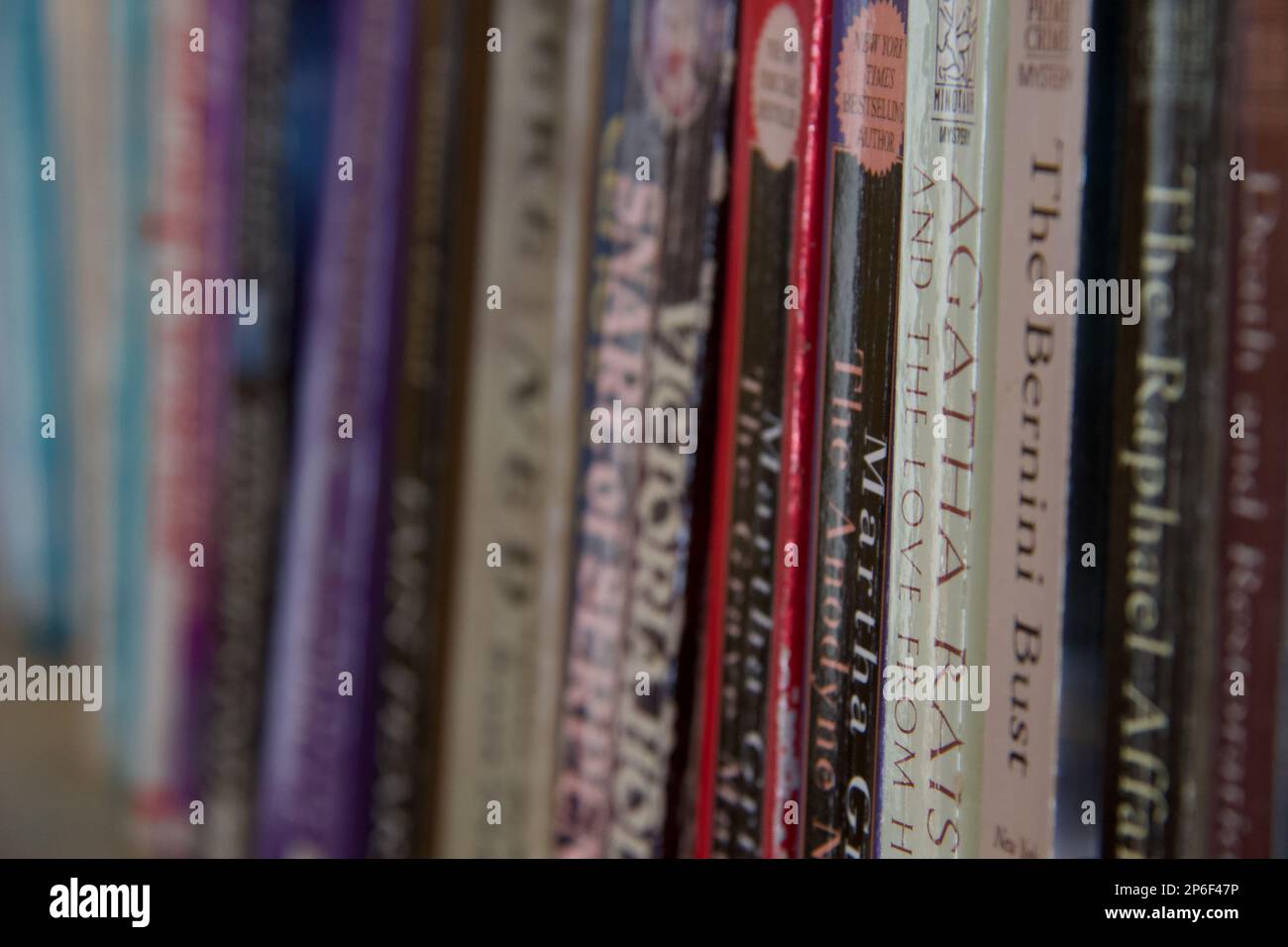 Suspence reading hi-res stock photography and images - Alamy