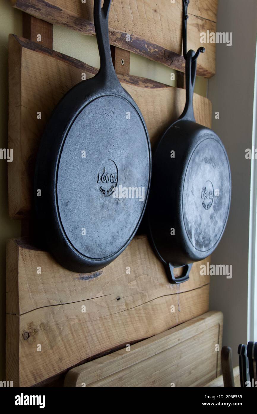 Best skillets hi-res stock photography and images - Alamy