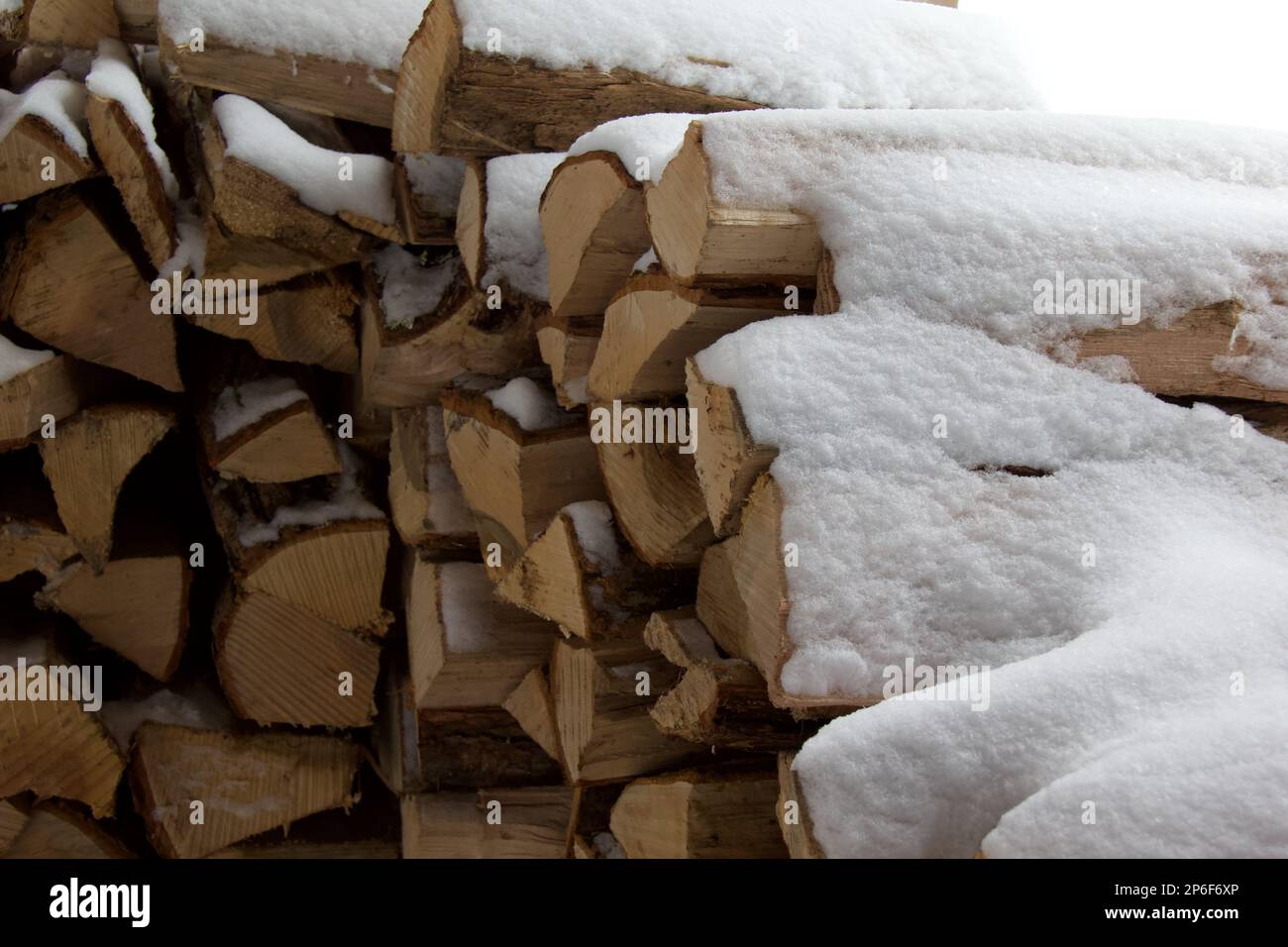 Oak wood fire in ash hi-res stock photography and images - Alamy