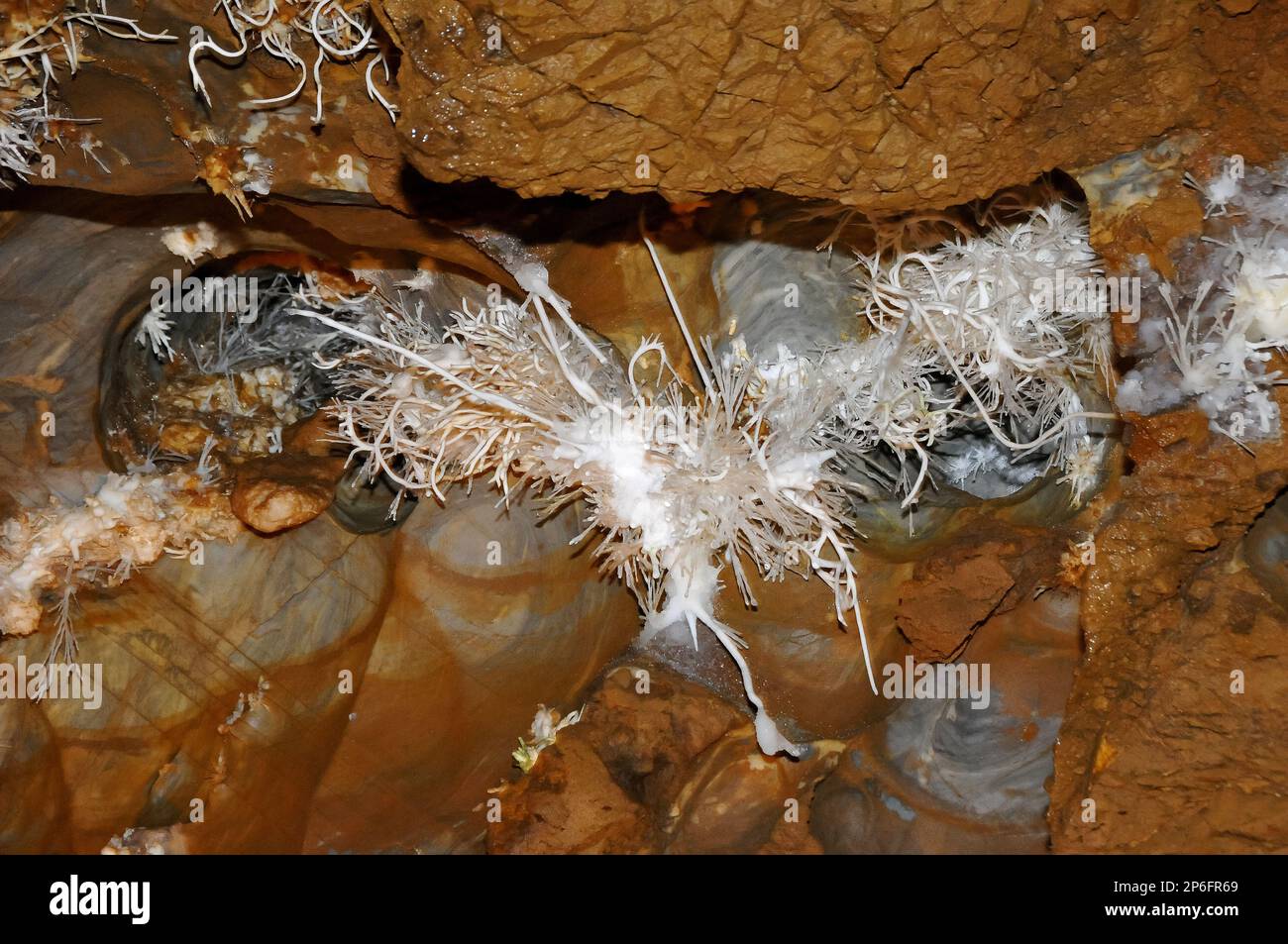 Ochtinská Aragonite Cave, Ochtinská aragonitová jaskyňa, Martonházi ...