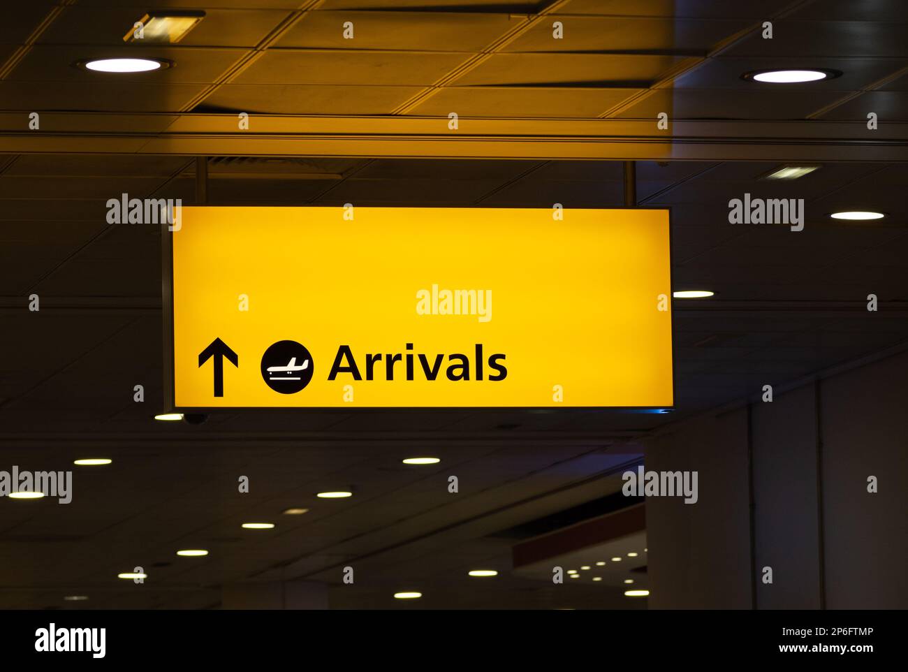 Heathrow Terminal 3 Arrivals Sign Stock Photo - Alamy