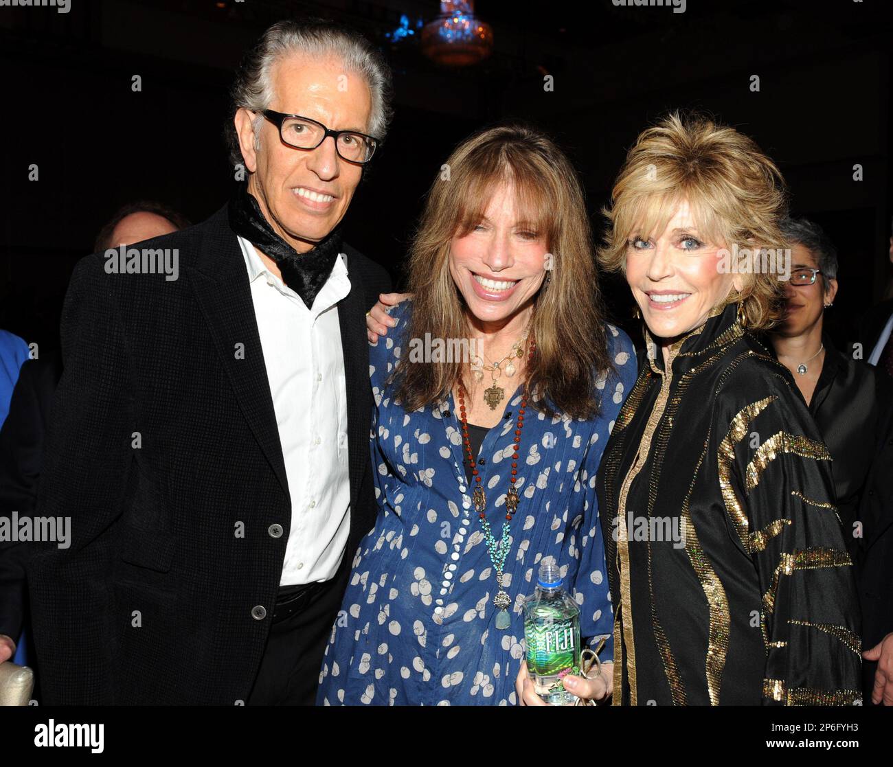 HOLLYWOOD, CA - APRIL 18: (L-R) Richard Perry, Carly Simon and Jane ...