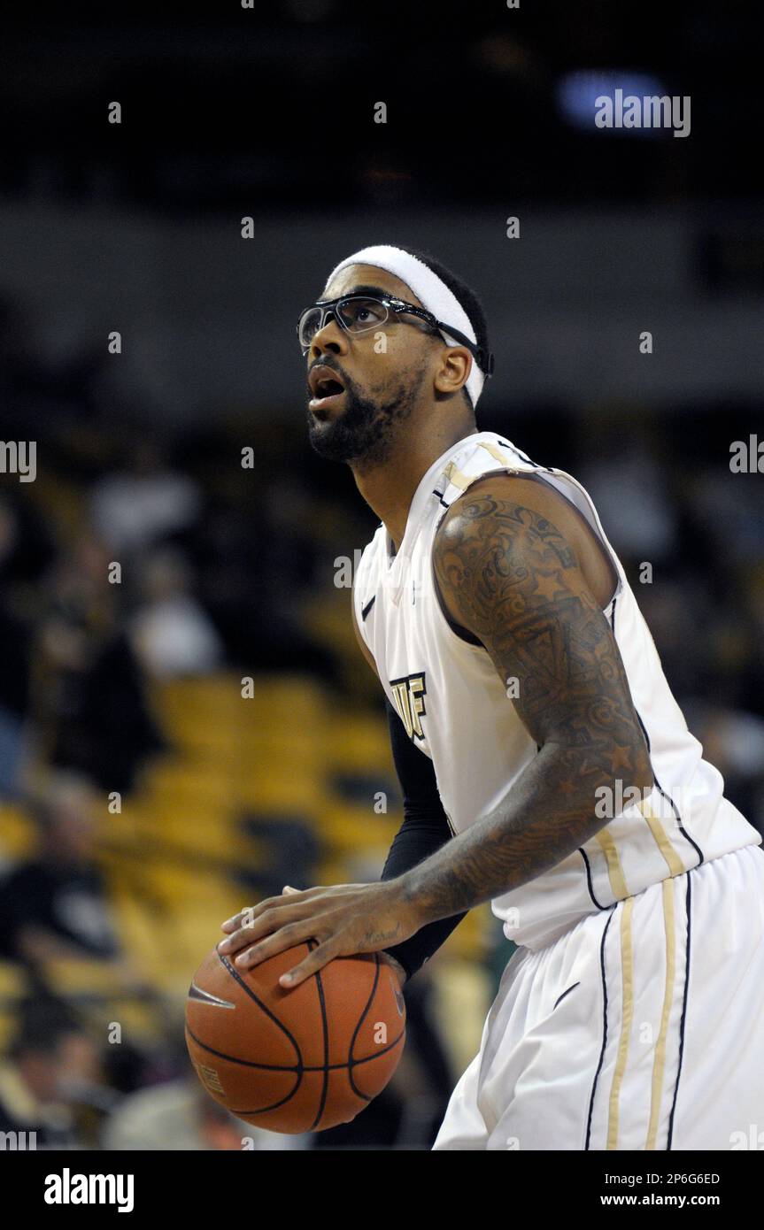 Central Florida guard Marcus Jordan (5) warms up before an NCAA college ...