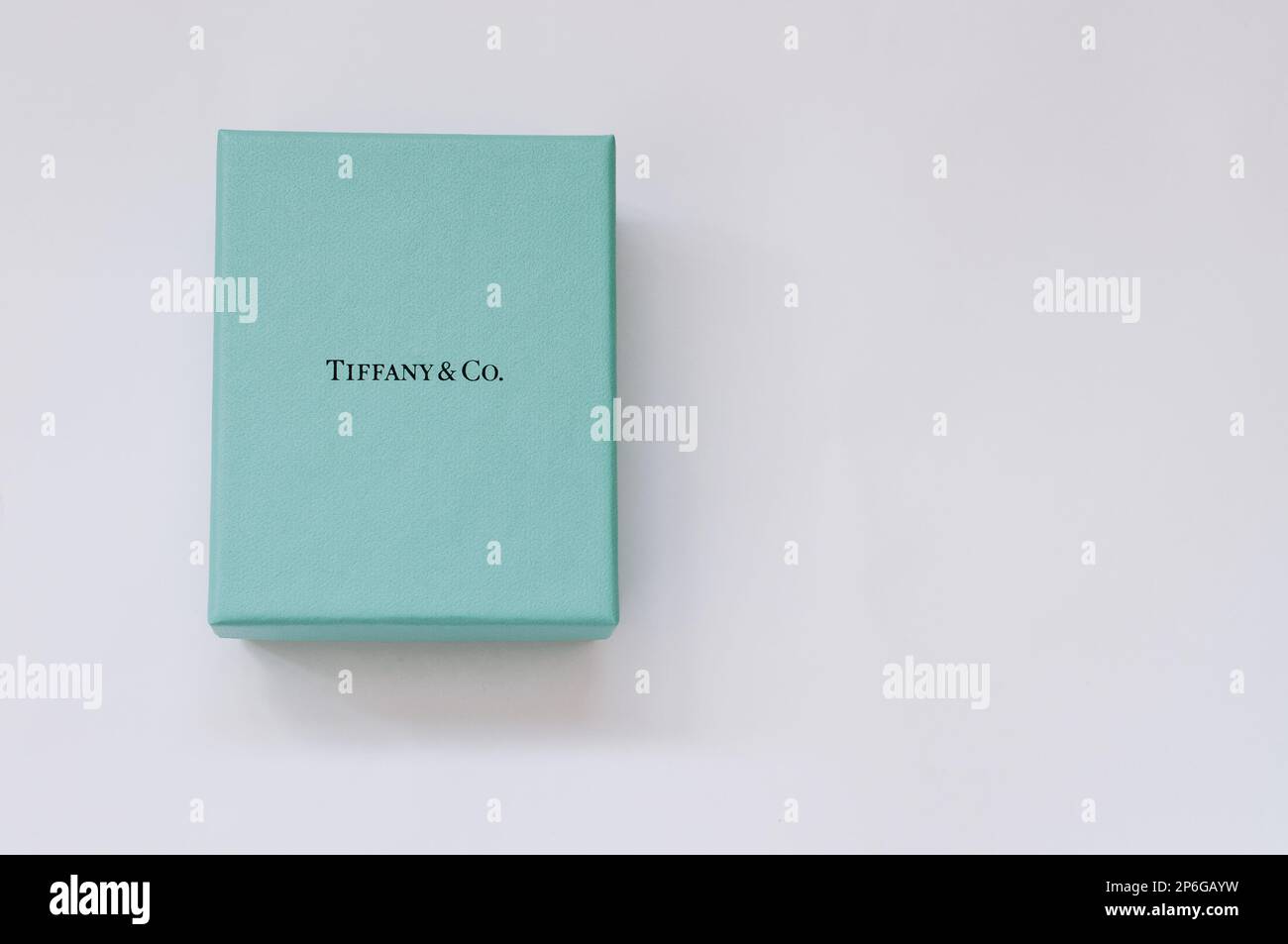 Tiffany turquoise blue box hi-res stock photography and images - Alamy