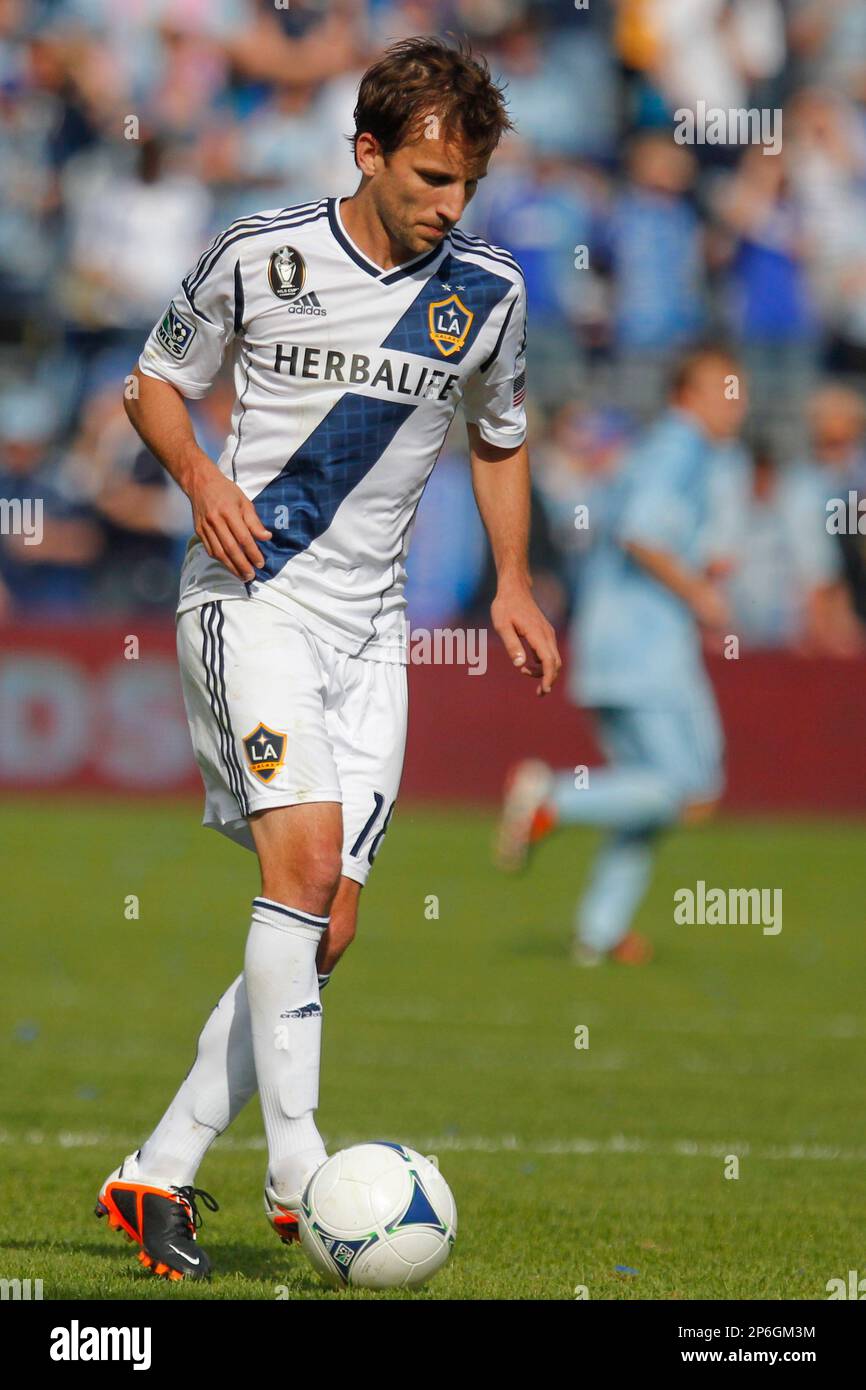 April 07, 2012: Mike Magee #18 of Los Angeles in action during the MLS ...
