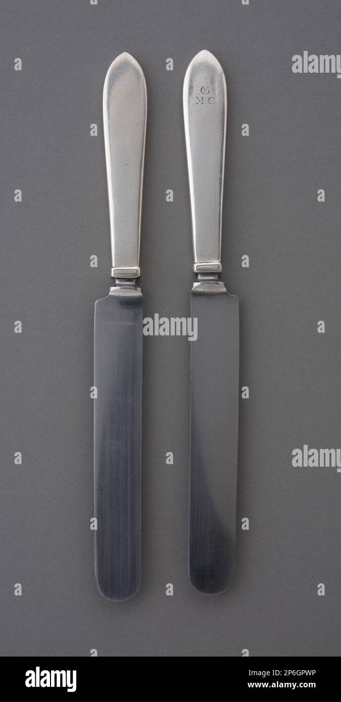 Twelve place knives hi-res stock photography and images - Alamy