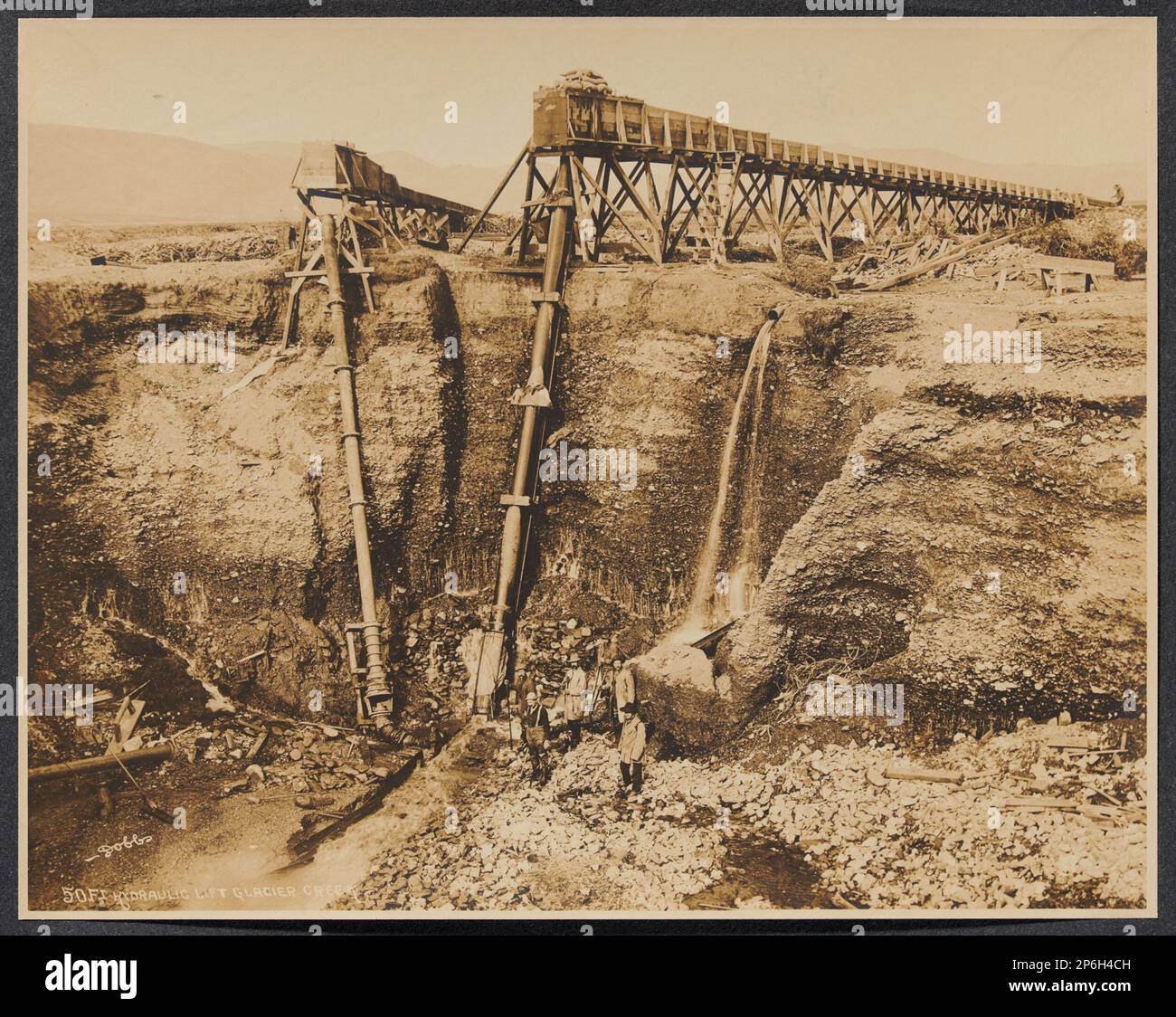 Beverly Bennett Dobbs, Hydraulic Lift at Glacier Creek, 1903–6, gelatin ...
