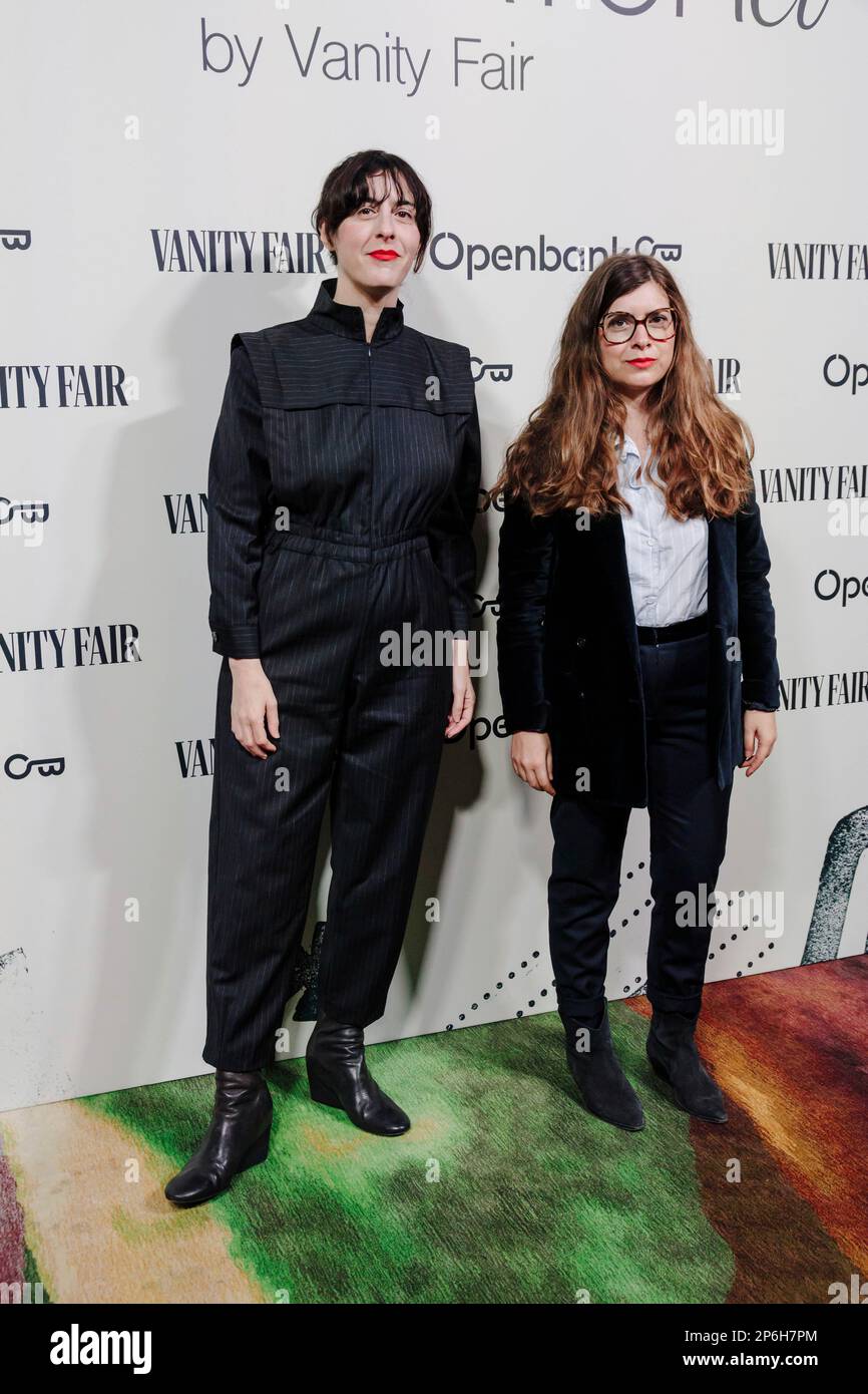 Isa Calderón (right) and company during the presentation of the first ...
