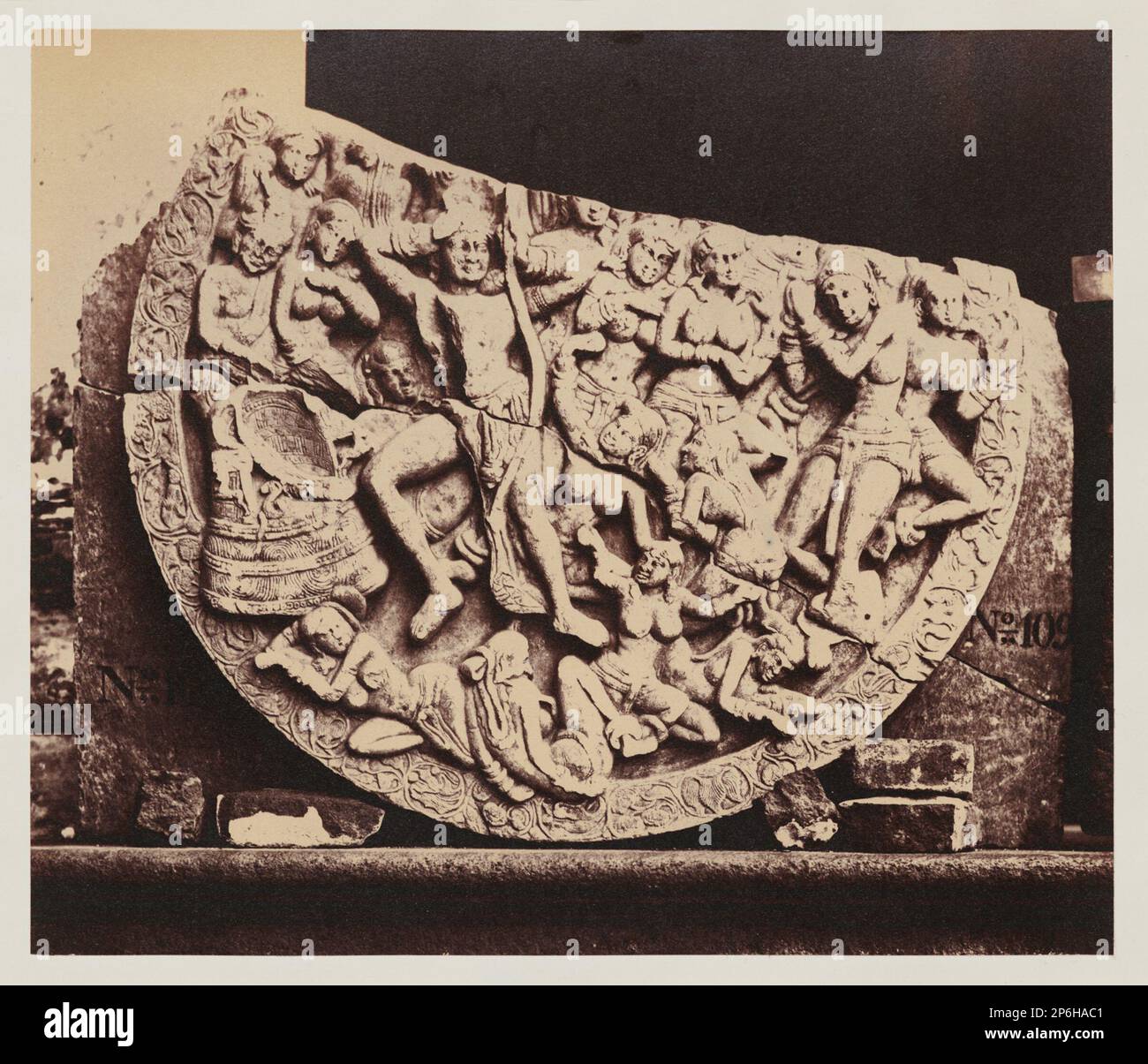 Linnaeus Tripe, Elliot Marbles, Sculpture 109, 1858, albumenized salt ...