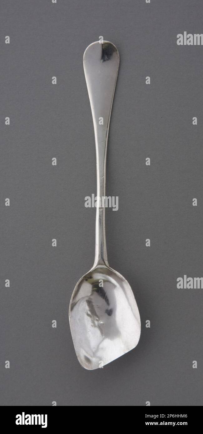 Silver tablespoon hi-res stock photography and images - Alamy