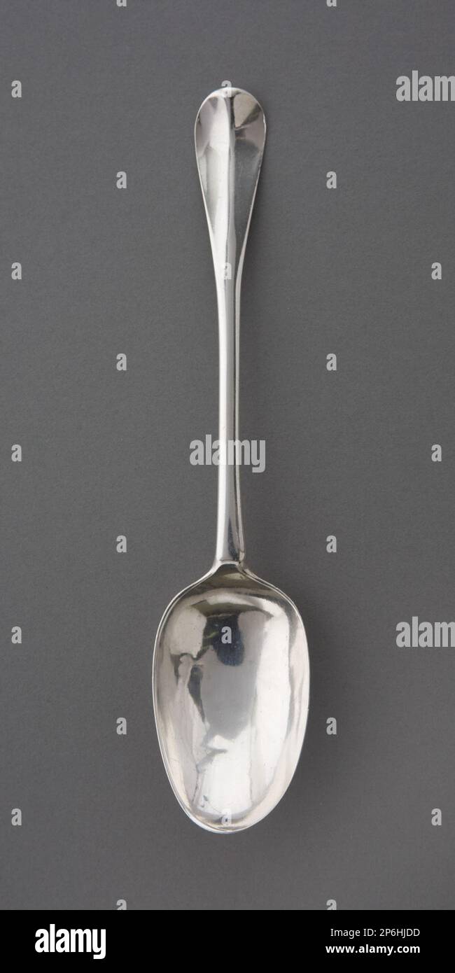 Silver tablespoon hi-res stock photography and images - Alamy