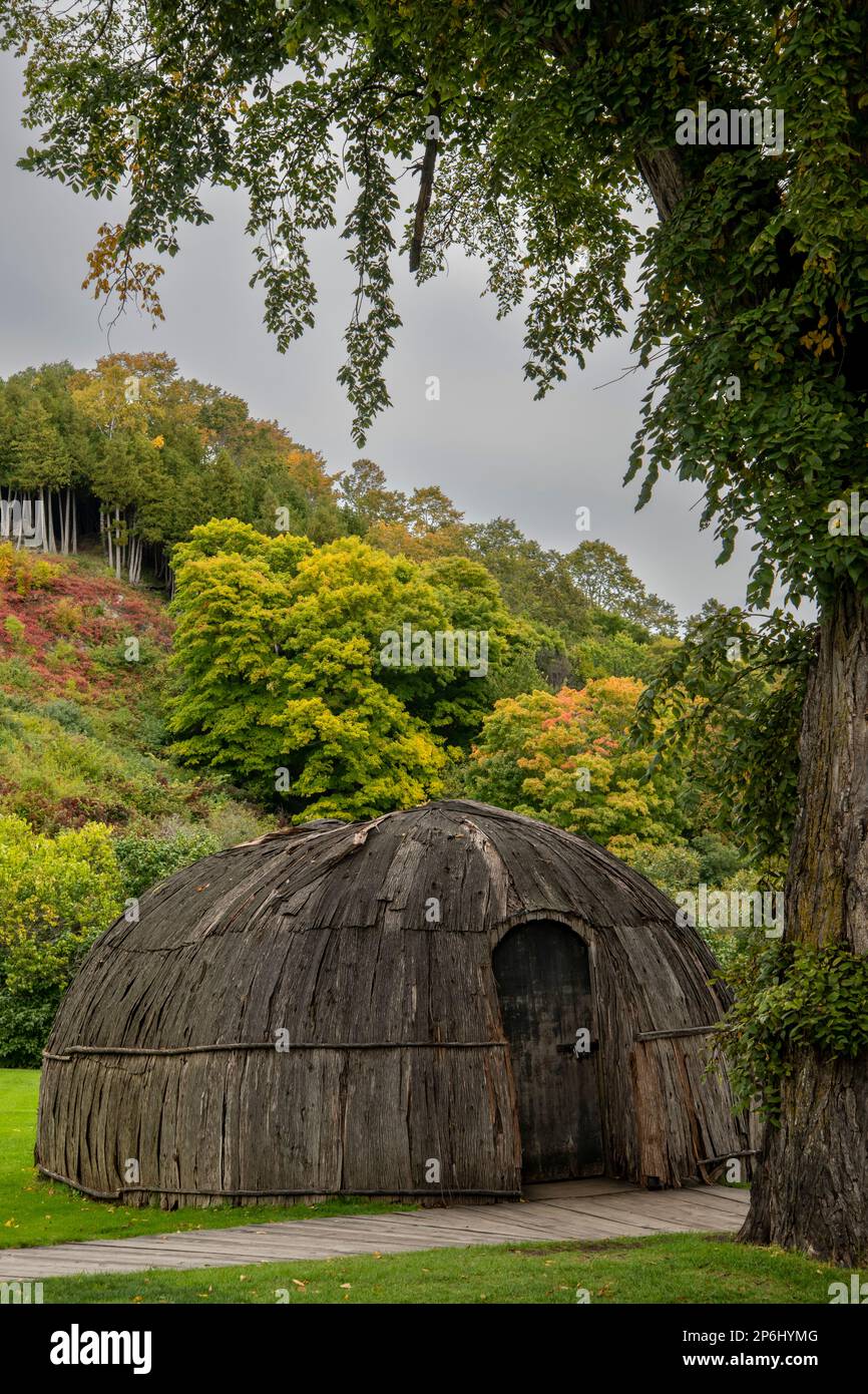 Built structure chapel hi-res stock photography and images - Alamy