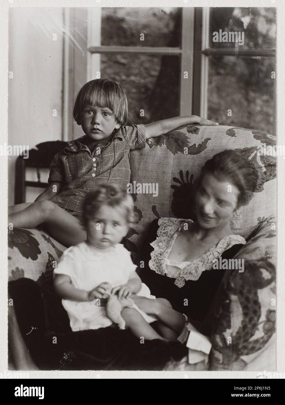 Berenice Abbott, Portrait of Peggy Guggenheim with daughter Peggine and ...