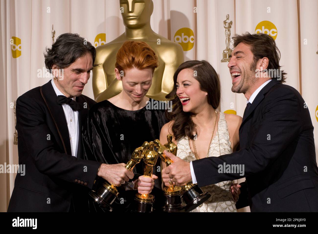 Javier bardem and marion cotillard hi-res stock photography and images ...