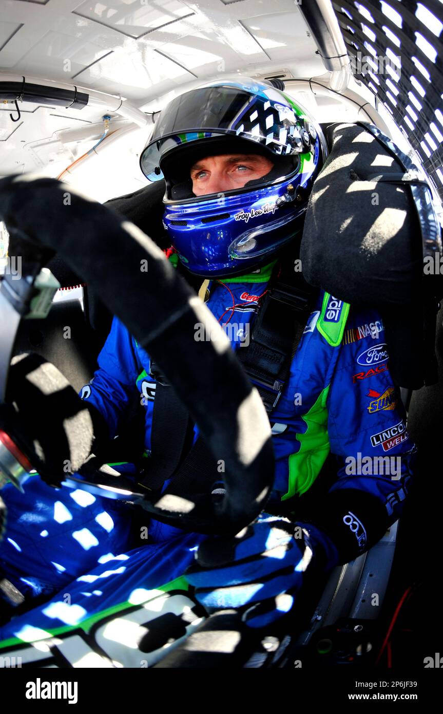 Casey Mears during practice for the Kobalt Tools 400 race at Las Vegas ...