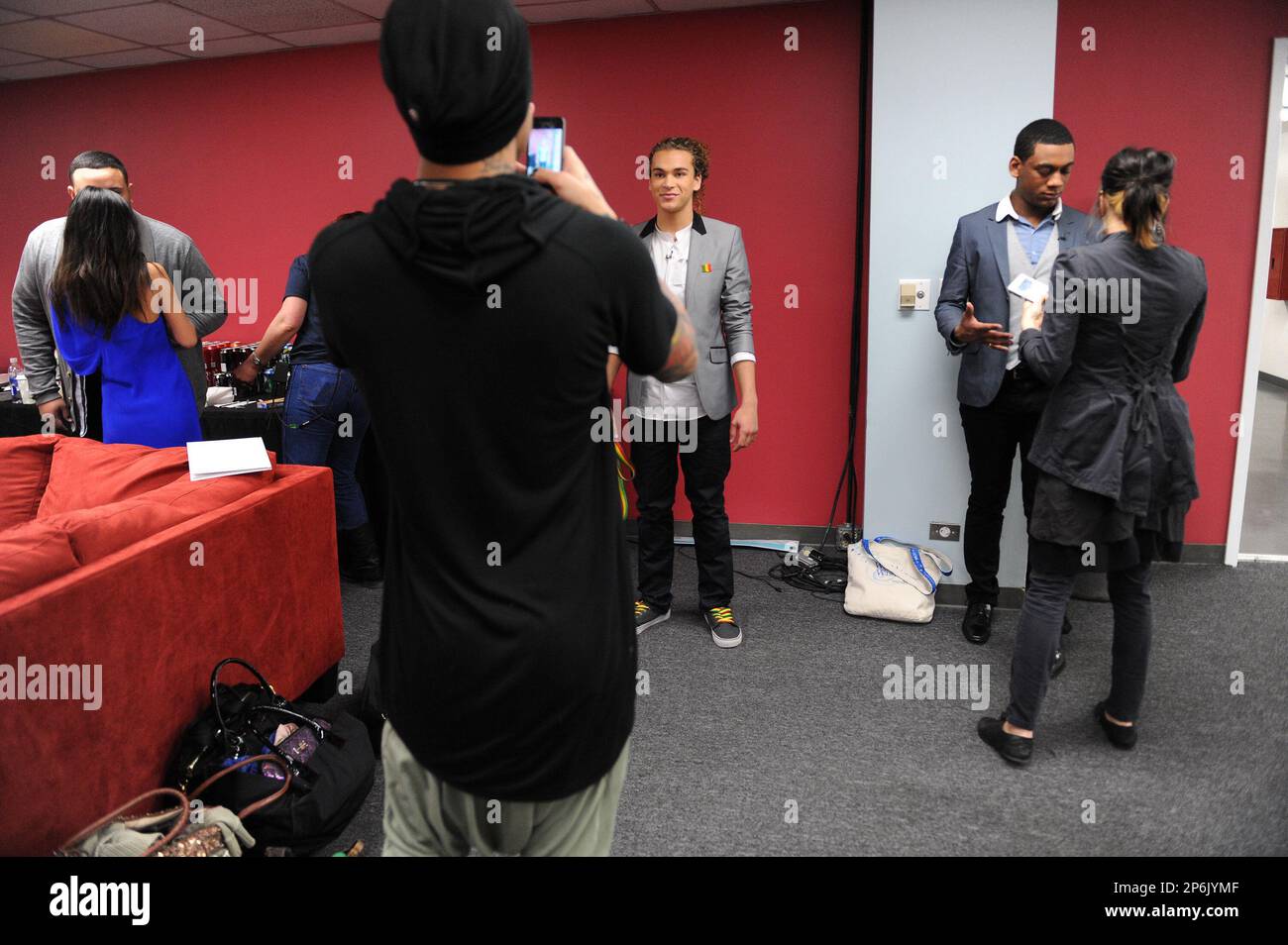 HOLLYWOOD, CA - MARCH 7: Contestant Joshua Ledet (L) and DeAndre ...