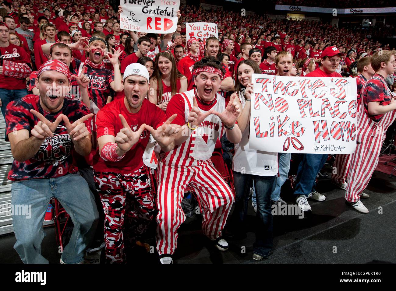 Wisconsin Badgers fans cheer during a Big Ten Conference NCAA college ...