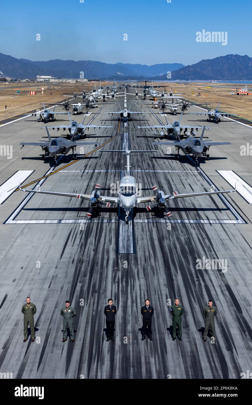 Leadership of Marine Corps Air Station Iwakuni, and Fleet Air Wing (FAW ...