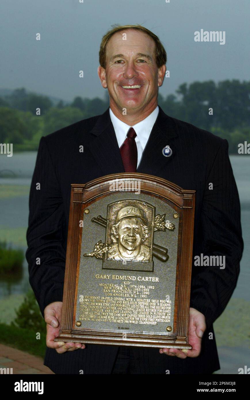 Gary Carter of the Expos,Mets,Dodgers and Giants poses for portraits at ...