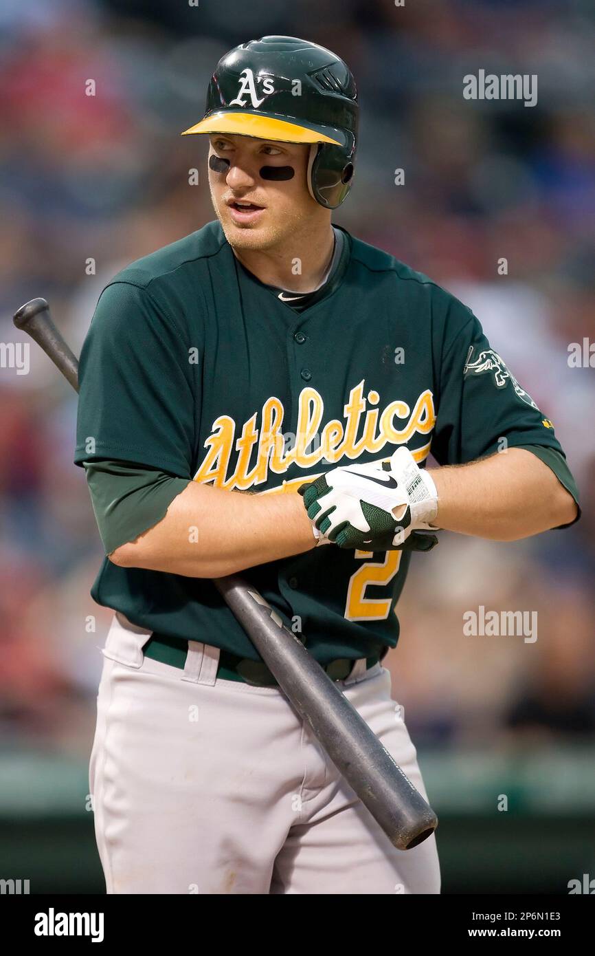 Oakland Athletics shortstop Cliff Pennington (2) talks to the umpire ...