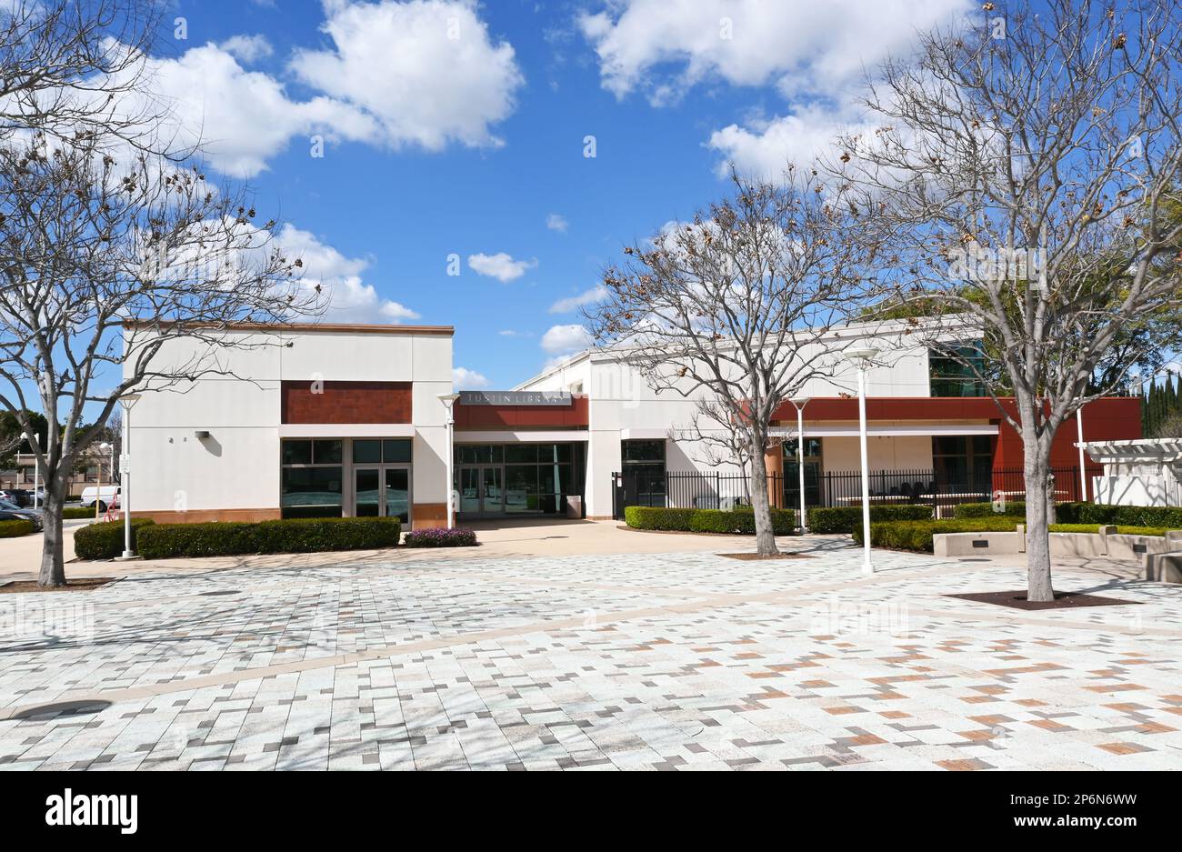 TUSTIN, CALIFORNIA - 7 MAR 2023: Plaza at the Tustin Library in the ...