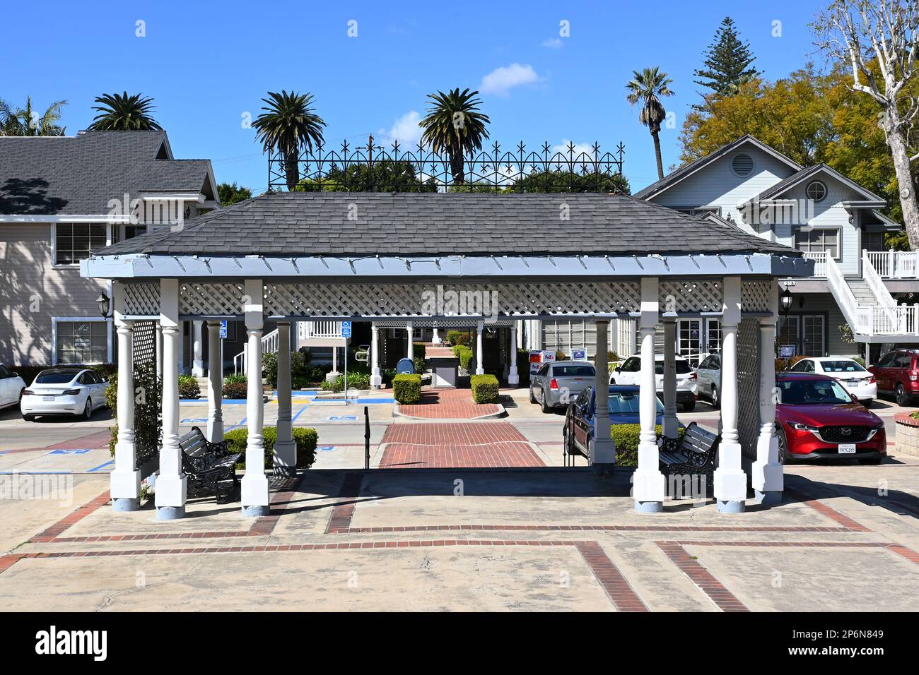 Living in old houses hi-res stock photography and images - Alamy