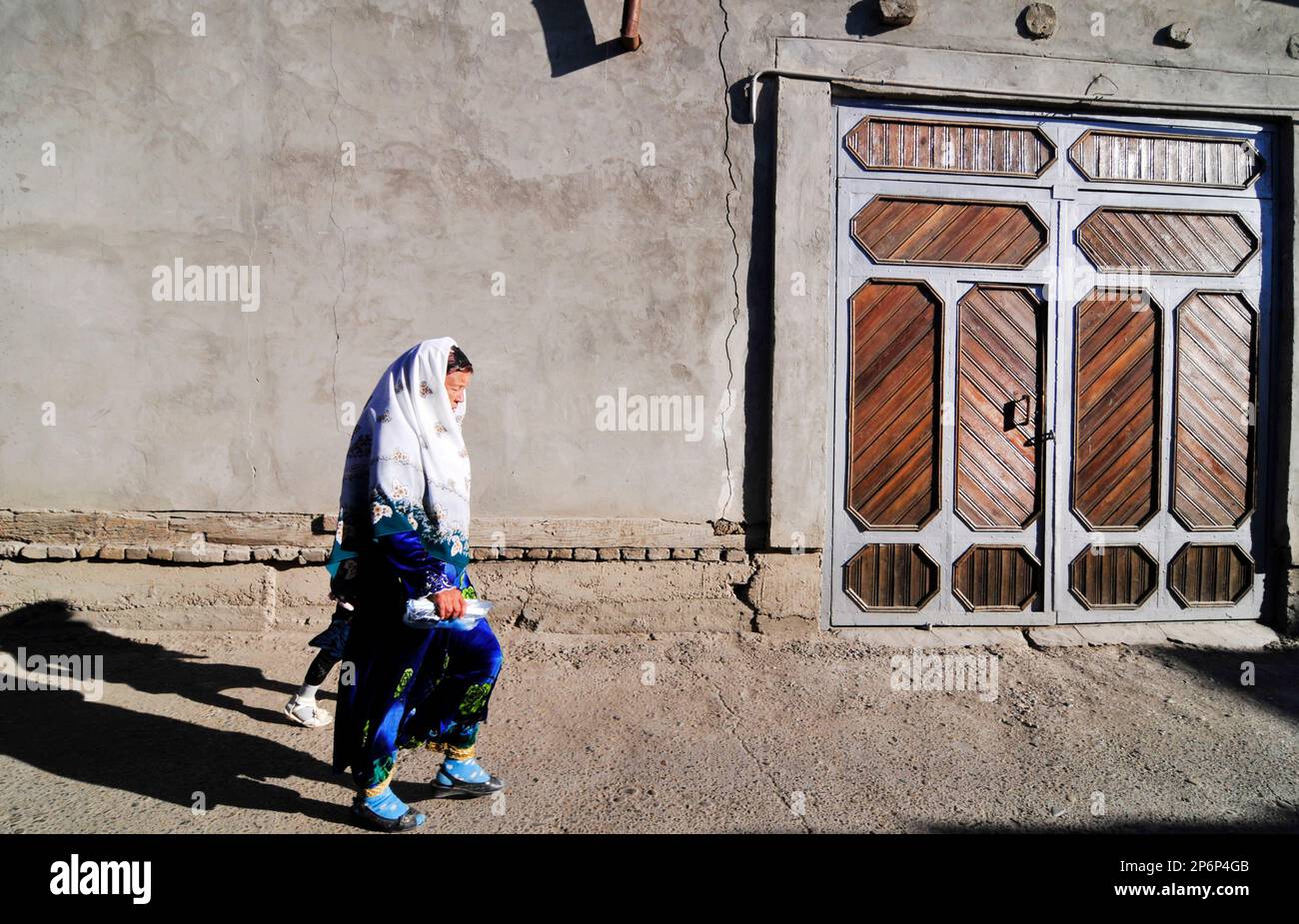 Uzbek old elderly hi-res stock photography and images - Alamy