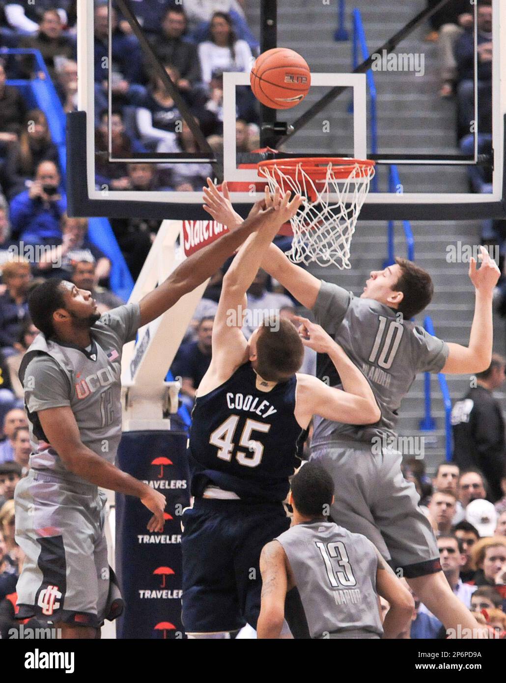 Sunday January 29, 2012: Hartford,CT. Connecticut Huskies center Andre ...