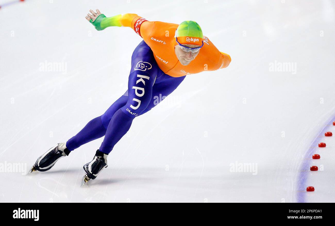 Netherland's Stefan Groothuis skates during the men's ISU World ...