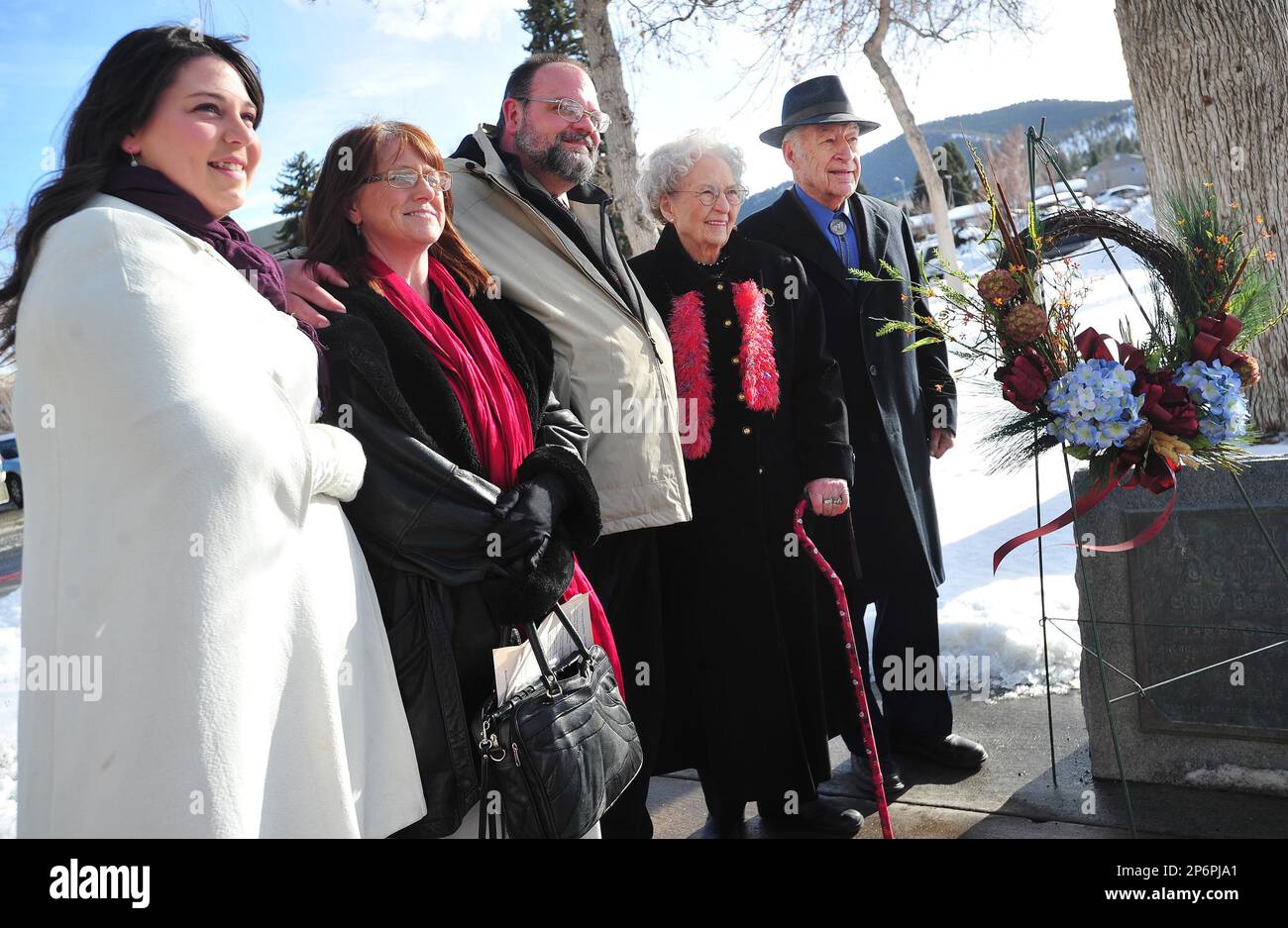 From left, former Gov. Donald Nutter's family Brittany Watkins, Shawn ...