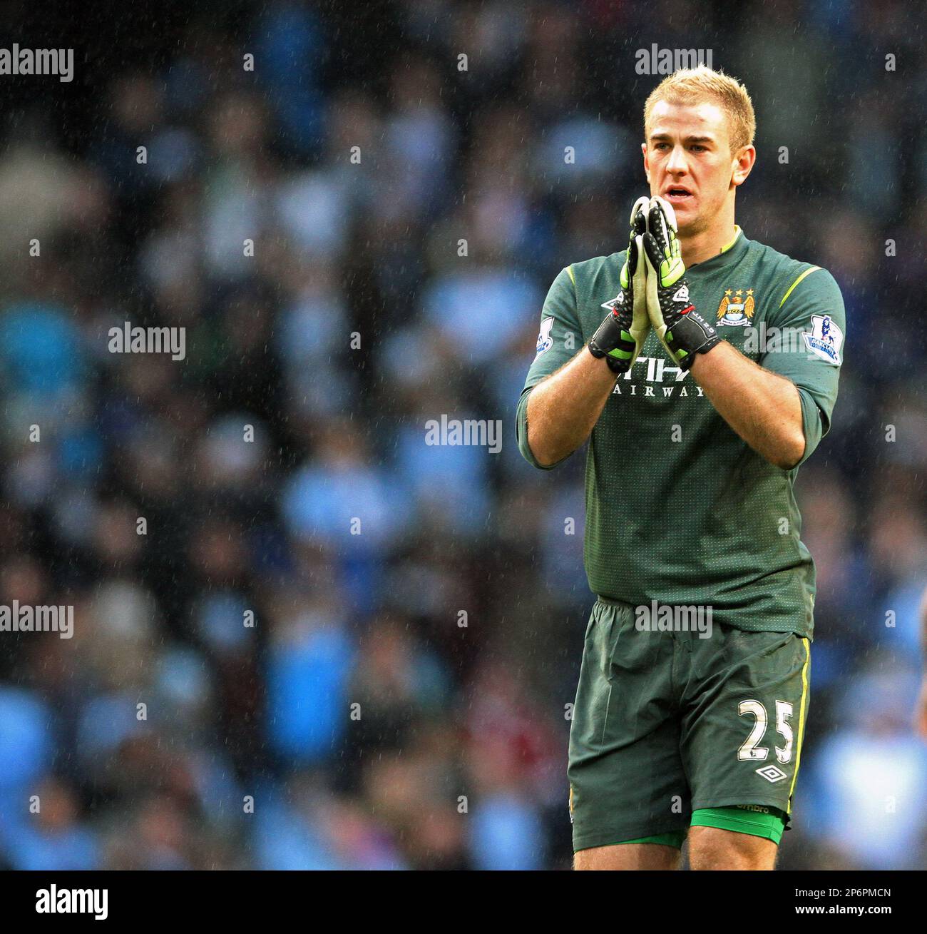 Manchester Citys Joe Hart prays as Mario Balotelli takes his penalty ...
