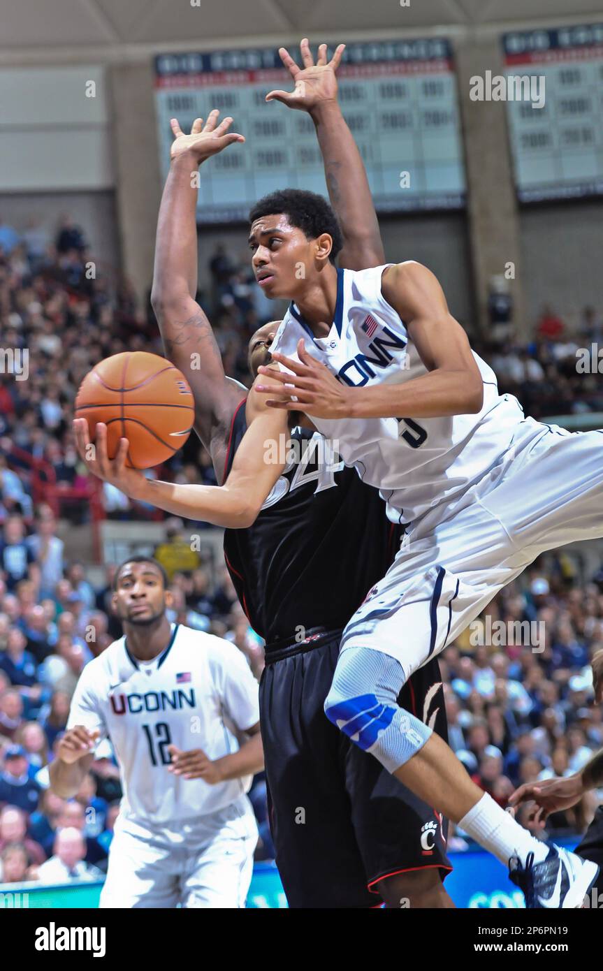 Wednesday January 18 2012: Storrs,CT. Connecticut Huskies forward ...