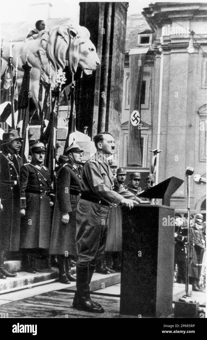 1930's, MUNCHEN , GERMANY : The german dictator ADOLF HITLER ( 1889 - 1945 ). - WWII - NAZI ...