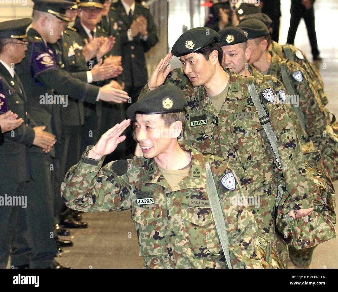 Five members as dispatching party of Japan's Ground Self-Defense Force ...