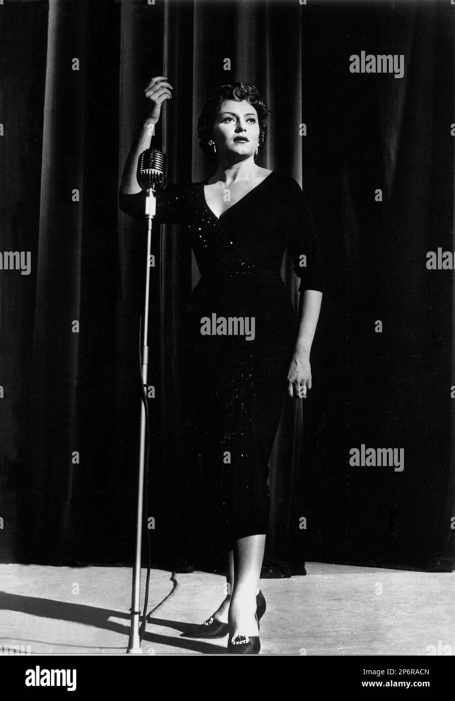 1953 ca : The italian singer NILLA PIZZI ( 1919 - 2011 ) in an ...