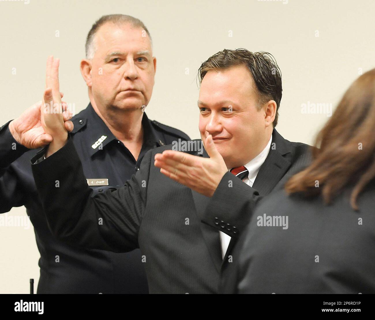 Jeffery Knight says good-bye to his family as he is taken into custody ...